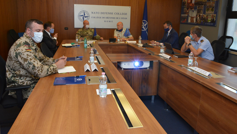 The Commander of the NATO Allied Land Command visits NDC 21 Oct. 2020 ...